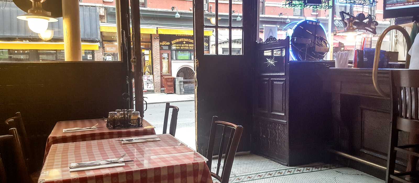 Mulberry Street Bar | CANUSA