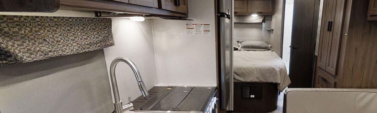 Wohnmobile Kanada, CanaDream: Compact Motorhome MHC (24-26) | CANUSA