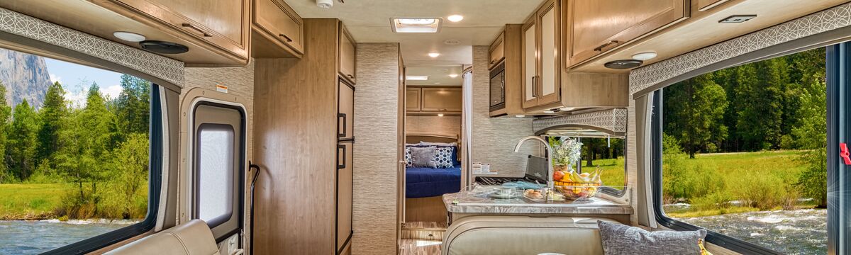 Wohnmobile USA, Mighty Campers: Motorhome C Large (MT 27-29 ft) | CANUSA
