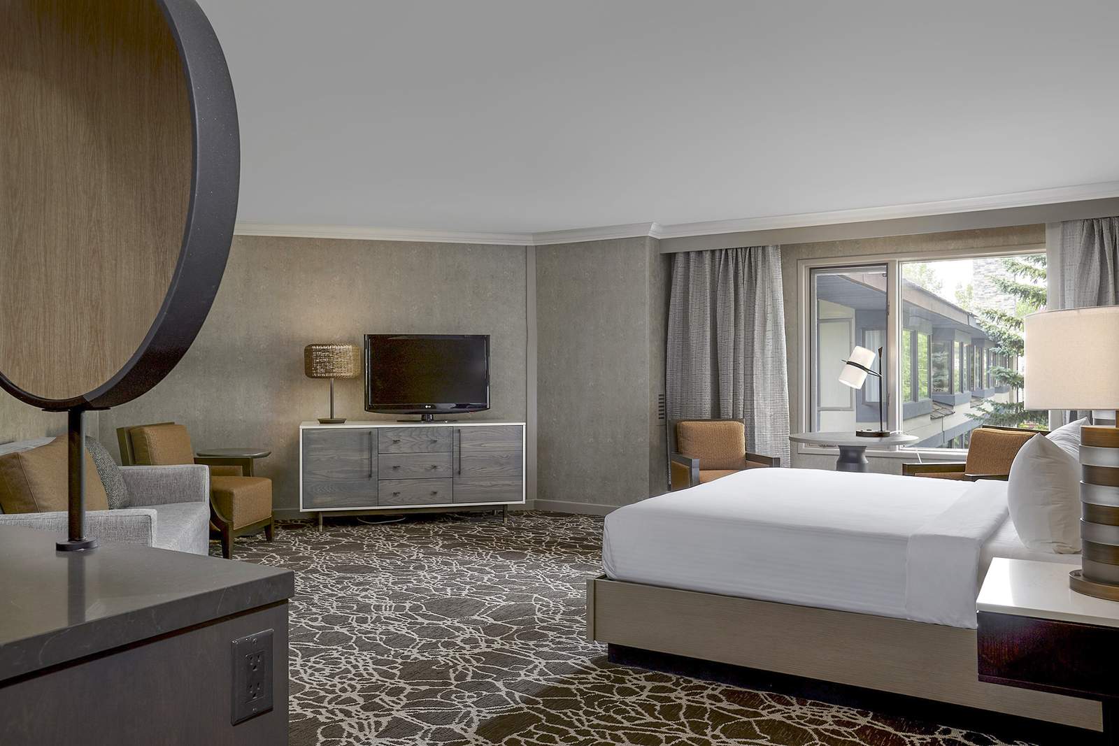 Hotel, Alberta: Pomeroy Kananaskis Lodge by Autograph Marriott | CANUSA