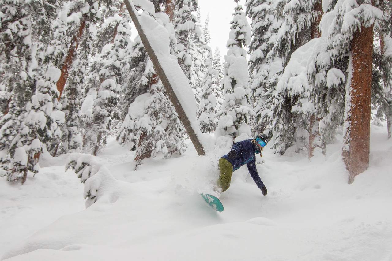 Aspen: Jetzt in den bekanntesten Skiort Amerikas | CANUSA